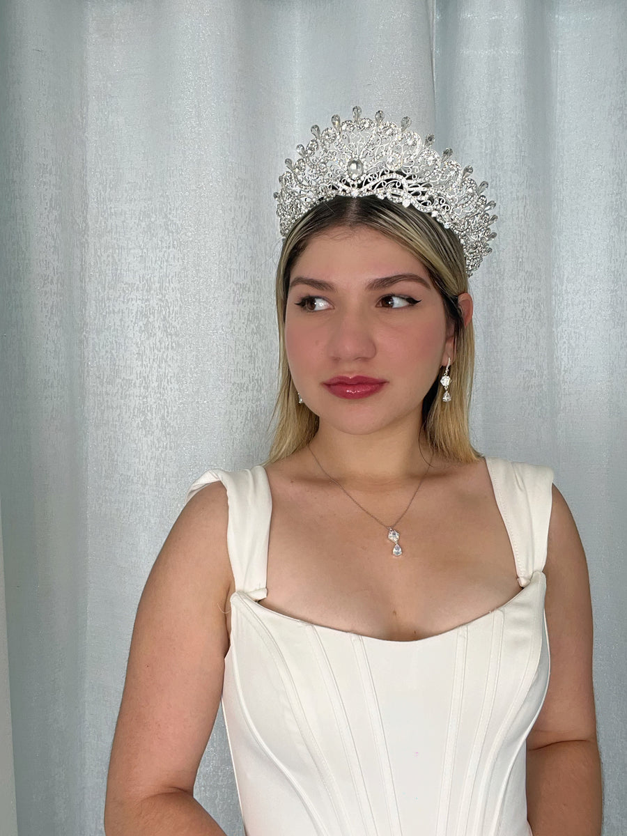 Corona de Reina – Lyla Ropa de Mujer